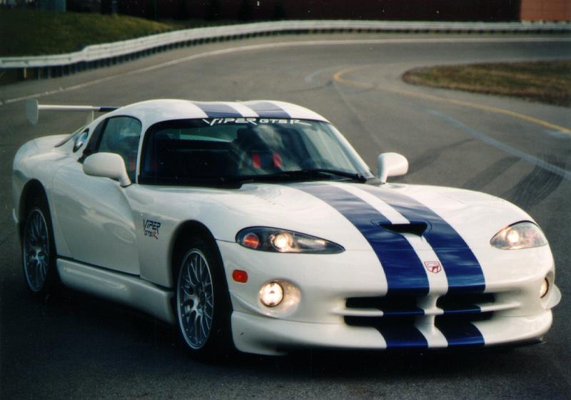 Dodge celebra los 25 años del Viper y su final de producción con ...