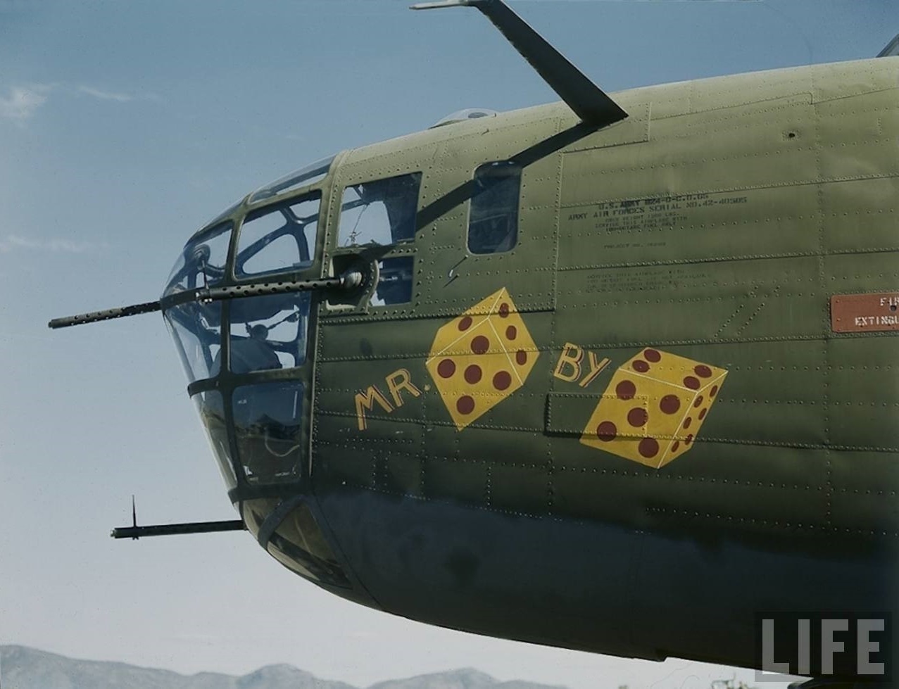 50 Color Vintage Photographs That Capture Amazing Nose Art Painted on ...