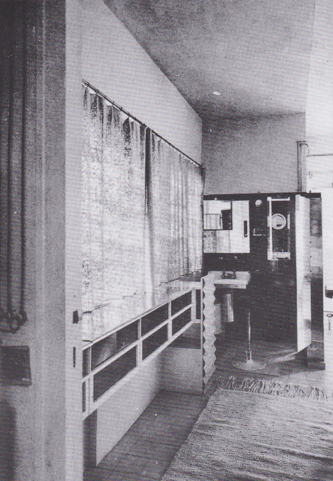 E.1027: Furniture Makes the Room