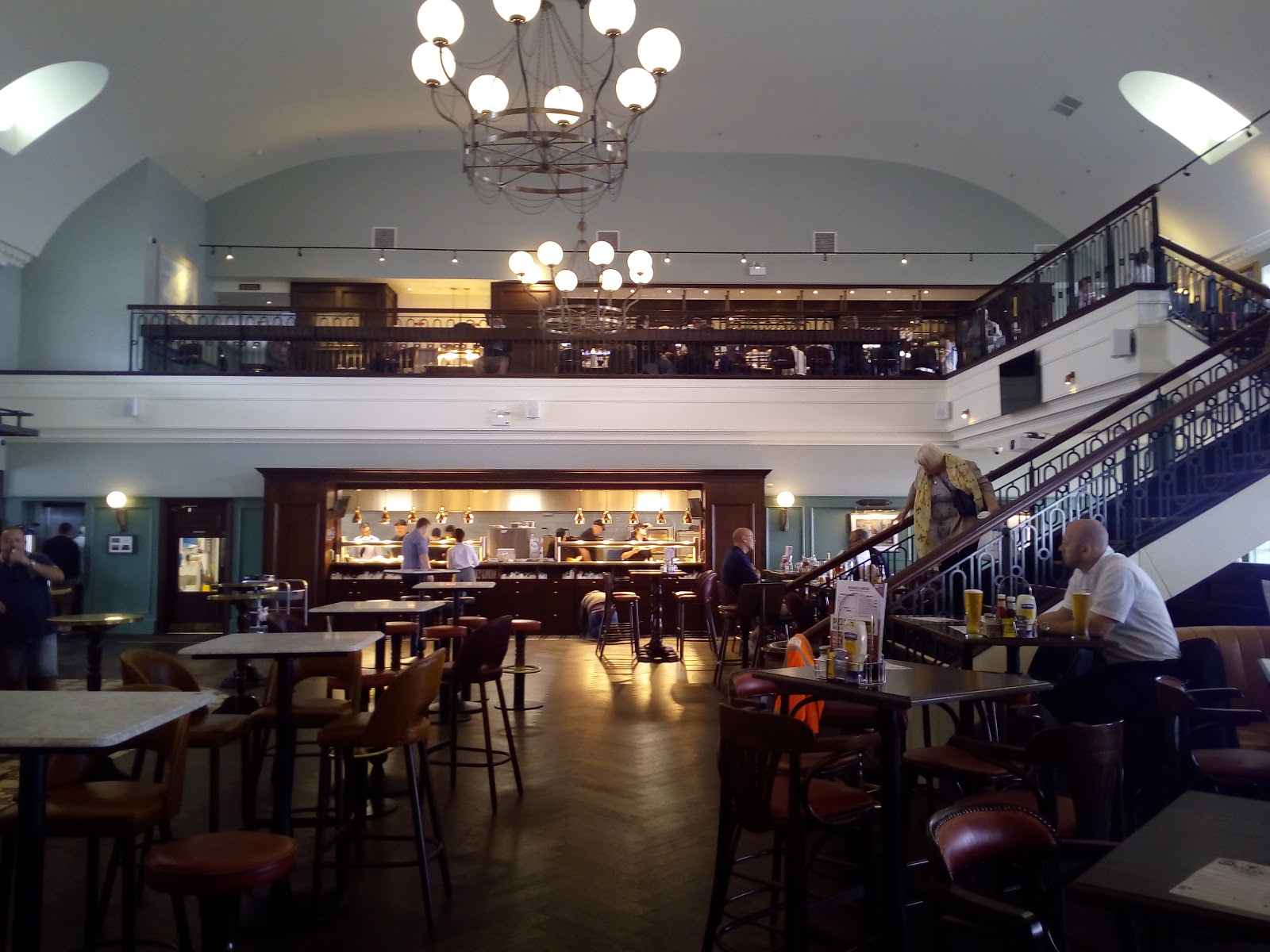 thanetonline: Wetherspoons at Ramsgate Royal Victoria Pavilion a review ...