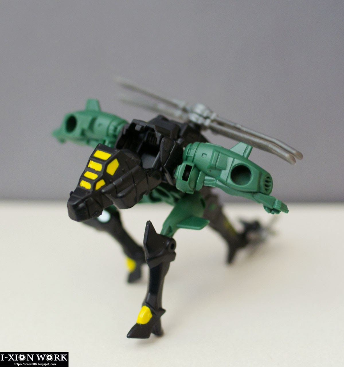 一眼看穿: Transformers Generations Thrilling 30 - Mini-Con Assault Team ...