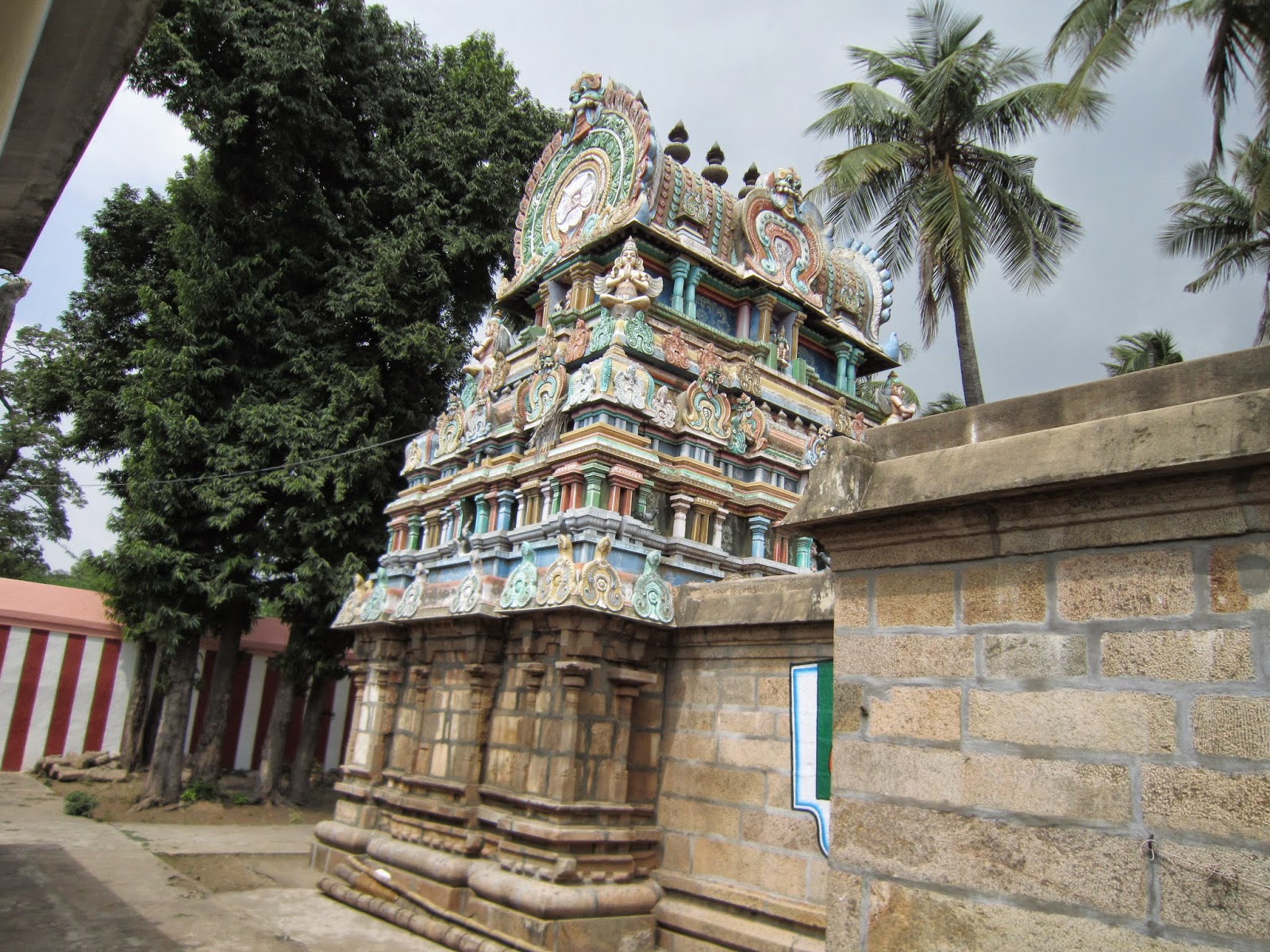 Tamilnadu Tourism: Vadivazhagiya Nambi Perumal Temple, (Sundararaja ...