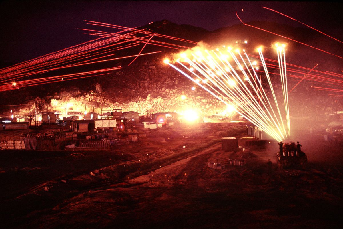 Incredible Night-Time Photographs of an Intense Firefight in Vietnam ...