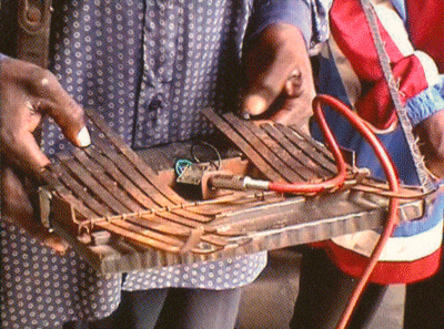 Le LIKEMBE instrument oublié | DMTV-NEWS