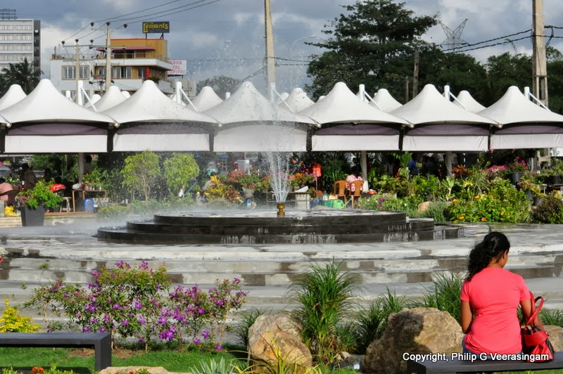 philipveerasingam: Scenes at the 'Waters Edge', Colombo, Sri Lanka.