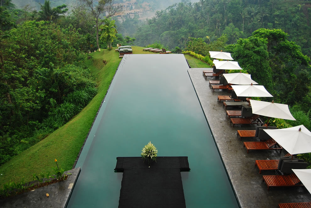 Dr. Sous: 30 Incredible Infinity Pools
