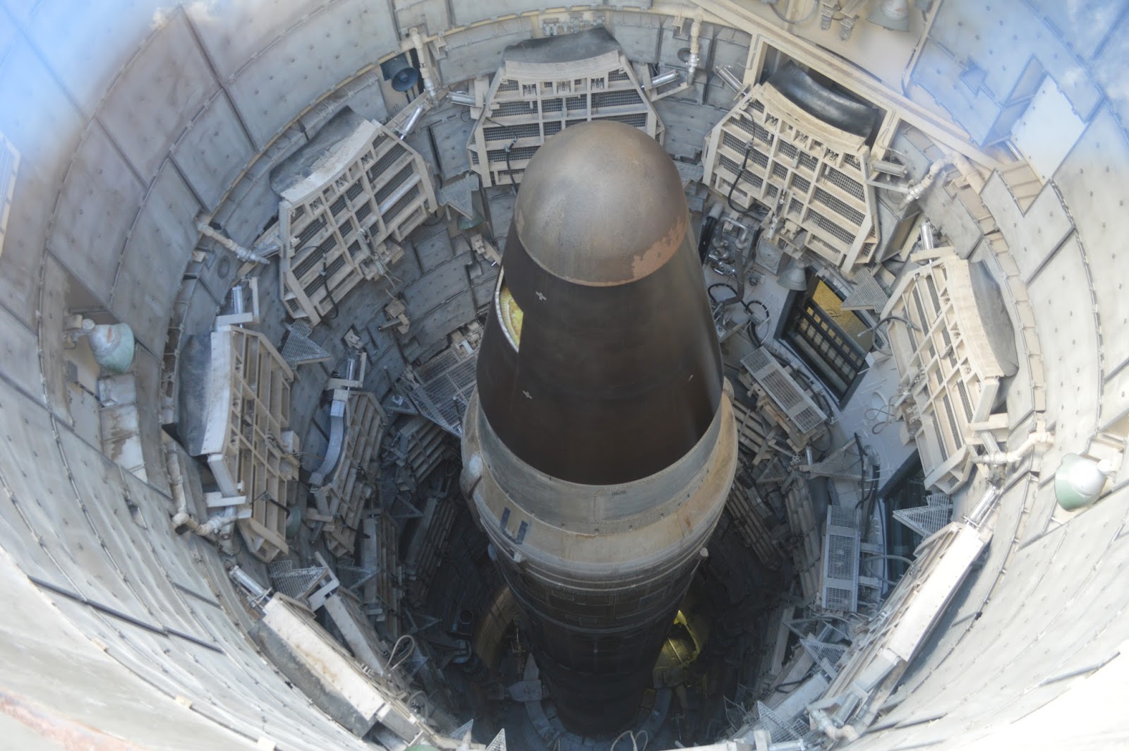 1977 Cortez Motorhome Travels: Turn Your Key Sir!