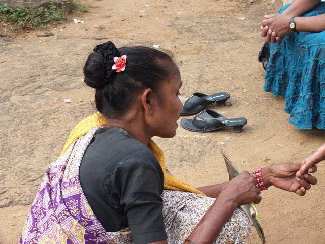 philipveerasingam: A 'Gypsy' - 'Ahikuntikaya' - foretelling the future ...