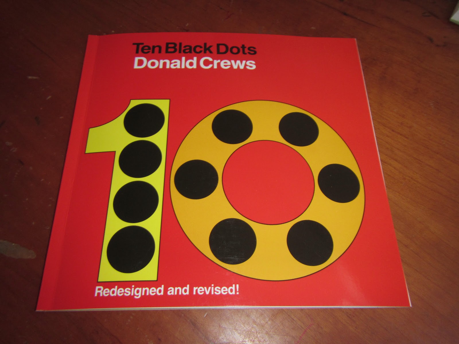Crafty little people: Ten black dots