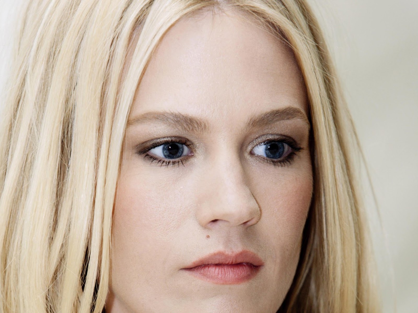 Photos of Trendy American Actress and Model January Jones ~ Funky Pics ...