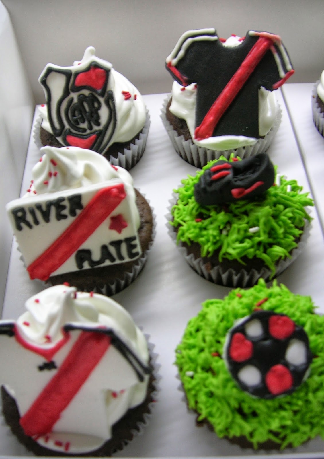 SWEET! cupcakes: River Plate Cupcakes