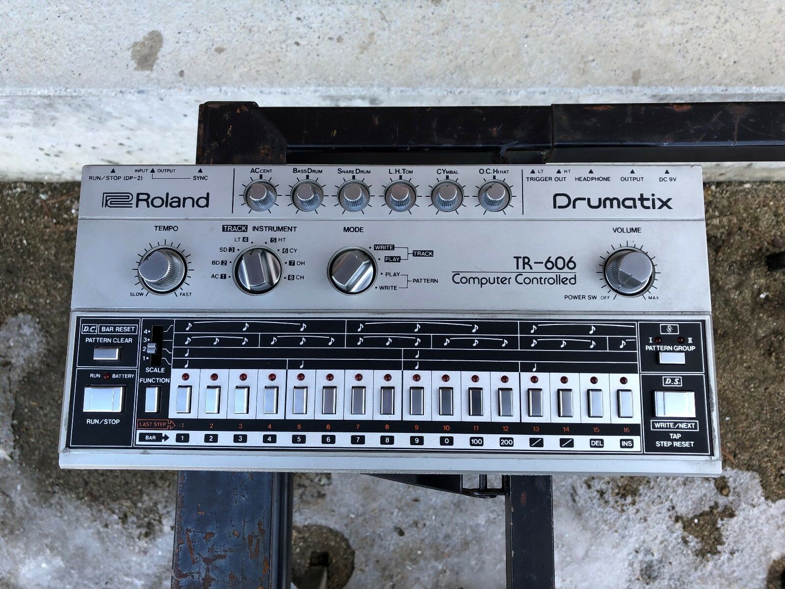 MATRIXSYNTH: Roland TR-606 with Black Bag