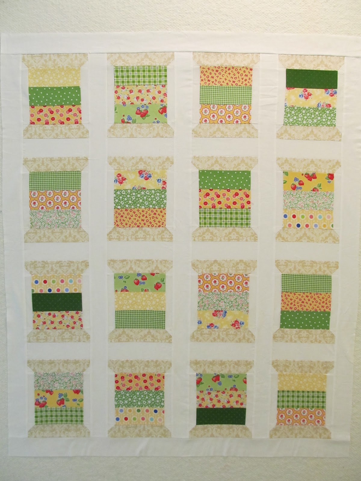 Cupcakes 'n Daisies: Spool- Along Sew-Along