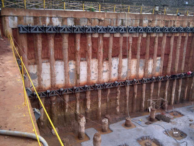 Construction. Pages: Dinding Penahan (Retaining Wall)