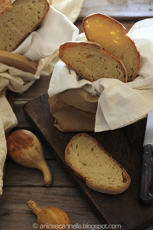 Pane di grano duro con lievito madre e autolisi - Anice e Cannella