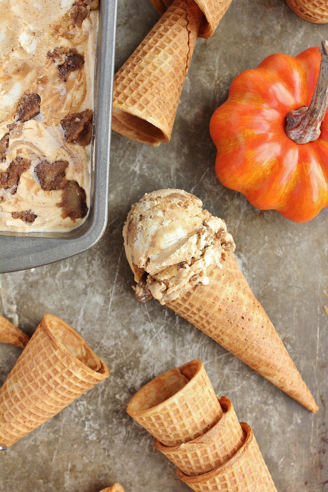 Pumpkin Cinnamon Roll Ice Cream (No Churn)
