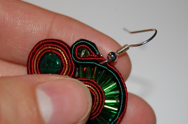 I ♥ soutache: Tutorial, or a few tips on how to create soutache earrings.