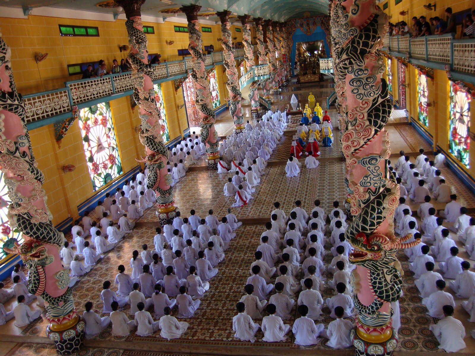 LIFE-IS-A-TRIP!: Cao Dai Temple