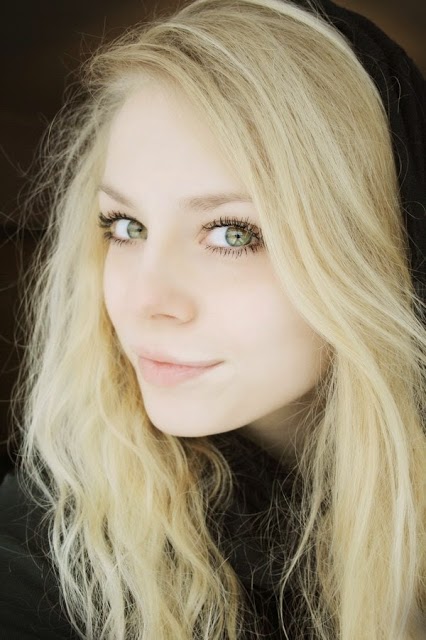 HD beautiful girls wallpaper: Beautiful UK Girl wallpaper