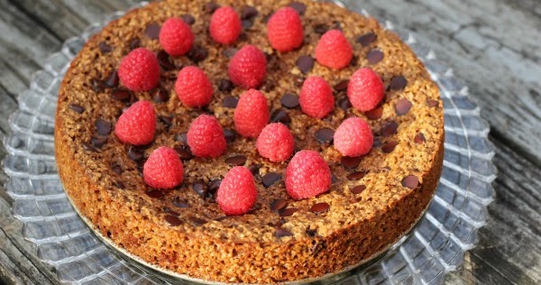 Me and My Pink Mixer: Raspberry Chocolate Oat Cake