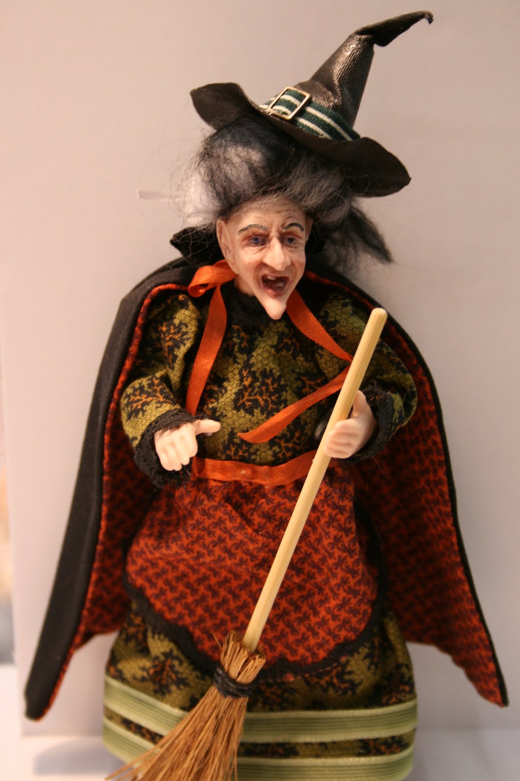 Lilyelf miniatures: Witches and Wizards