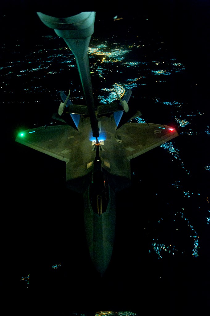 Asian Defence News: Night Photos of the F-22 Raptor stealth jets ...