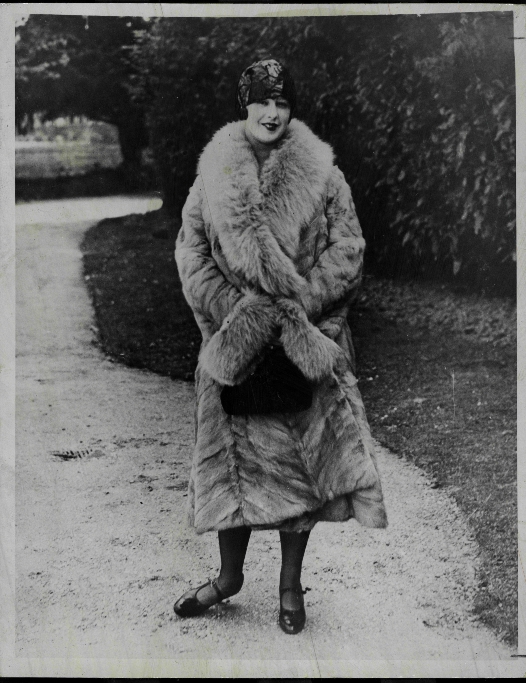 Ploaia de cuvinte: Elena Lupescu – femeia care a construit si a daramat ...