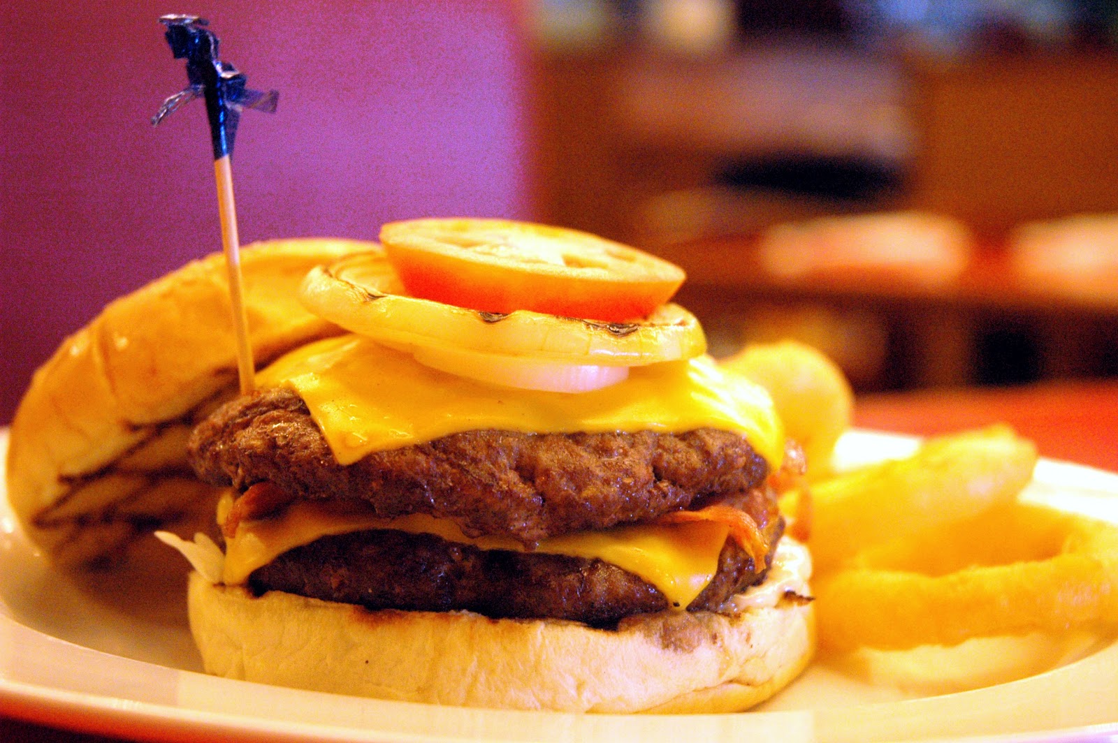 DUDE FOR FOOD: The Fully Loaded Burger at Tender Bob's