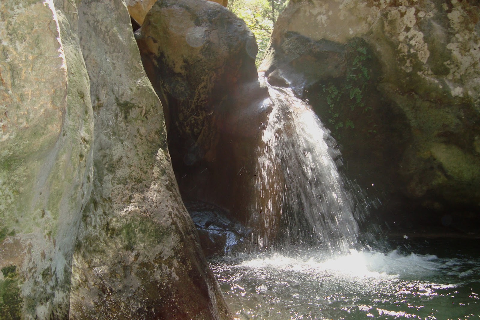 Juliete Has a Gun: Greece, that I love