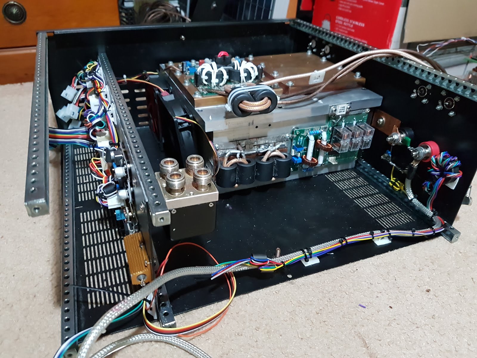 Solid state Linear Amplifier project: BLF188XR HF Amplfier Project