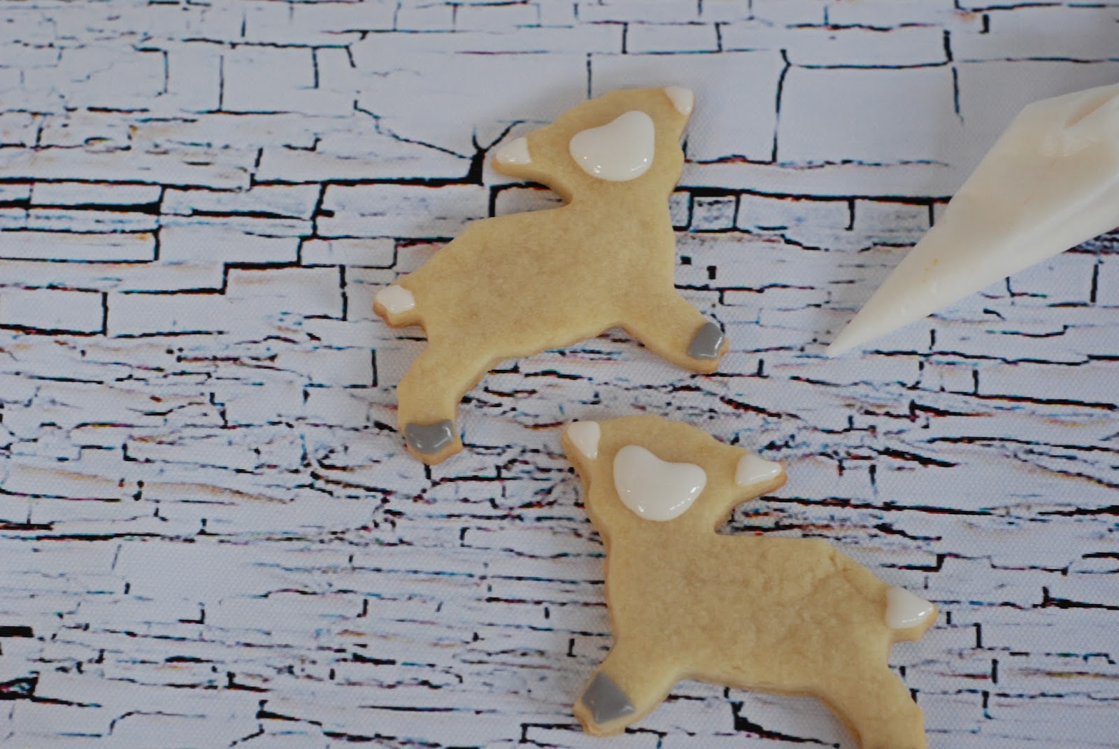 Easter Lamb Buttercream Cookies | Sweet Jenny Belle - easy sugar cookie ...