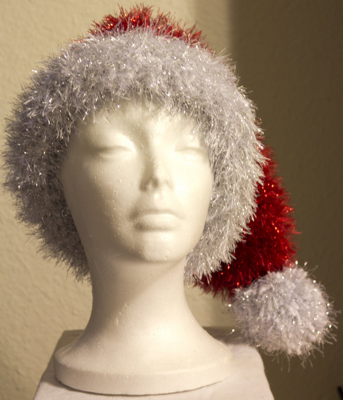 Hooking Along: Get Your Glitz On Santa Hat