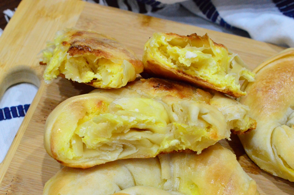 Placinte moldovenesti cu branza sarata - CAIETUL CU RETETE