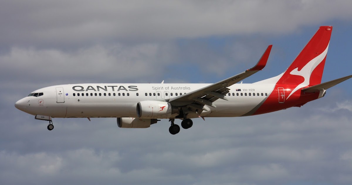 Central Queensland Plane Spotting: Qantas Boeing B737-800 VH-VZR in New ...