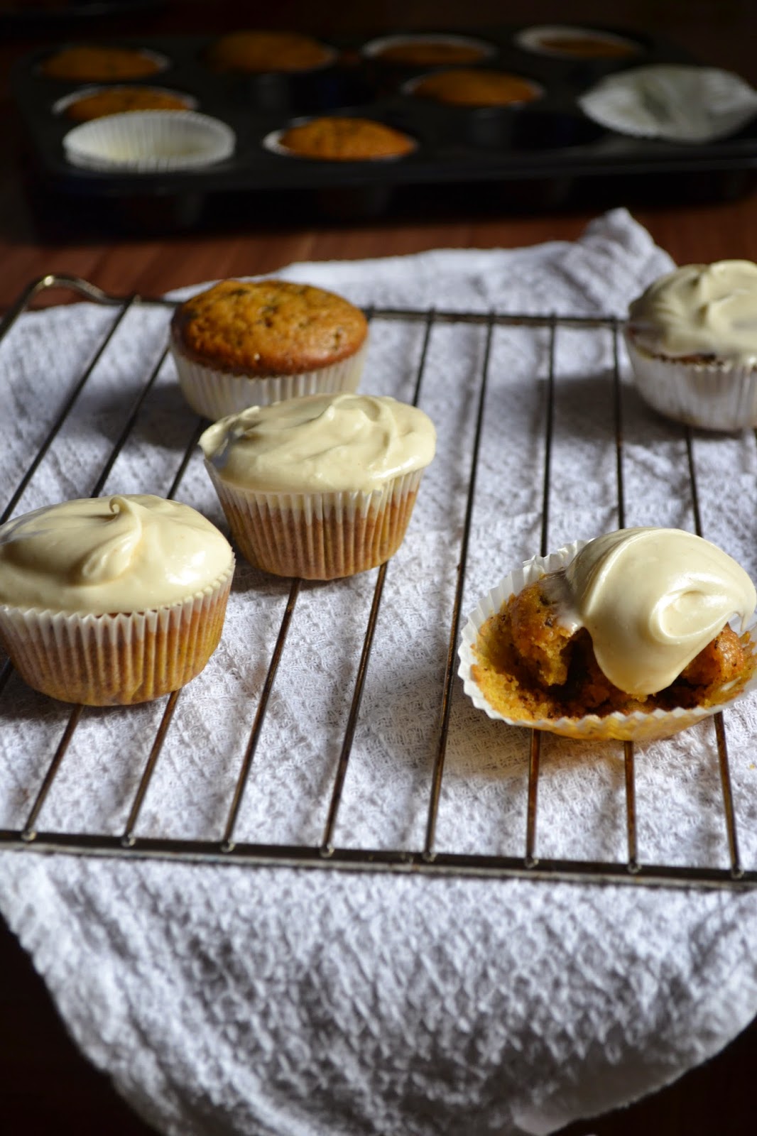 Pumpkin Spice Cupcakes {Pumpkin October} - The Recipe Suitcase