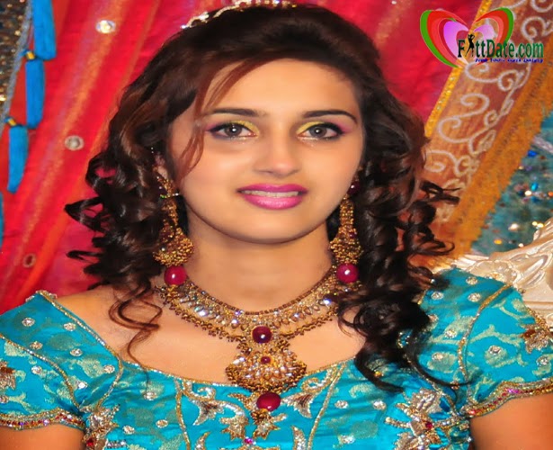 Latest Desi Girls Fans: Pakistani Beauty Is Always Looking ...: Beenish ...