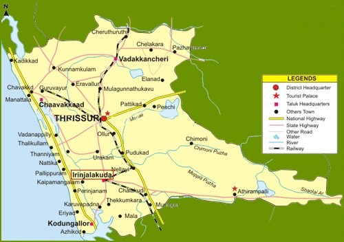 What is so unique about the Koothambalam at Koodalmanikkam Temple, Kerala?