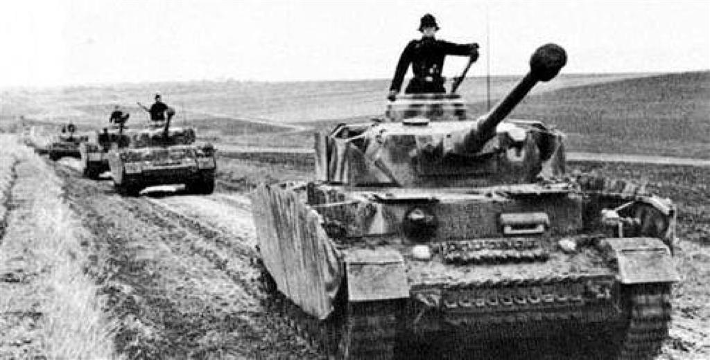 Military History Of the 20th Century: Panzer Mk IV tanks in field and ...