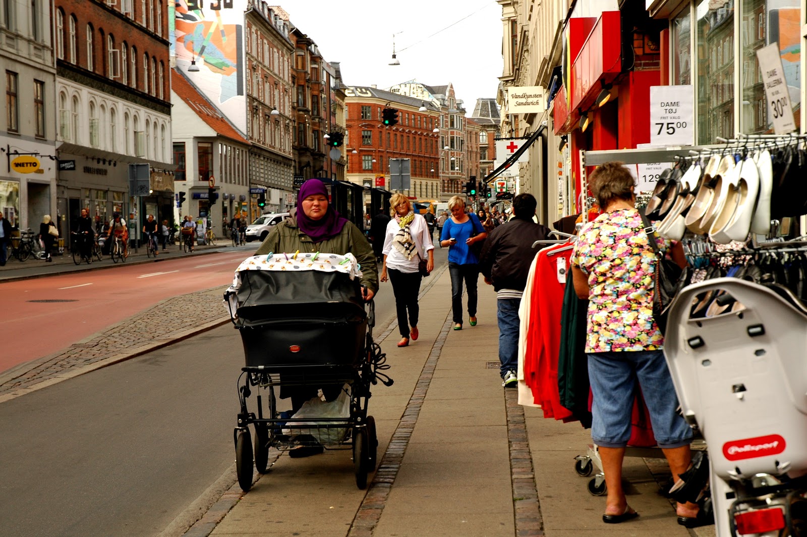 Alice in Denmark: Learning to Snakke Dansk: Danish babies here and ...