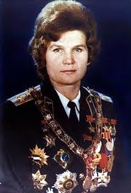 MUJERES AL BORDE DE UN ATAQUE DE NERVIOS: VALENTINA VLADÍMIROVNA TERESHKOVA