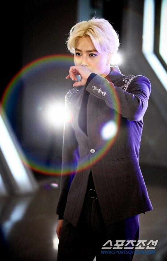 WAFFLE FOR BATTLE: NEW MUSIC VIDEO AND LYRIC EXO K/M - OVERDOSE