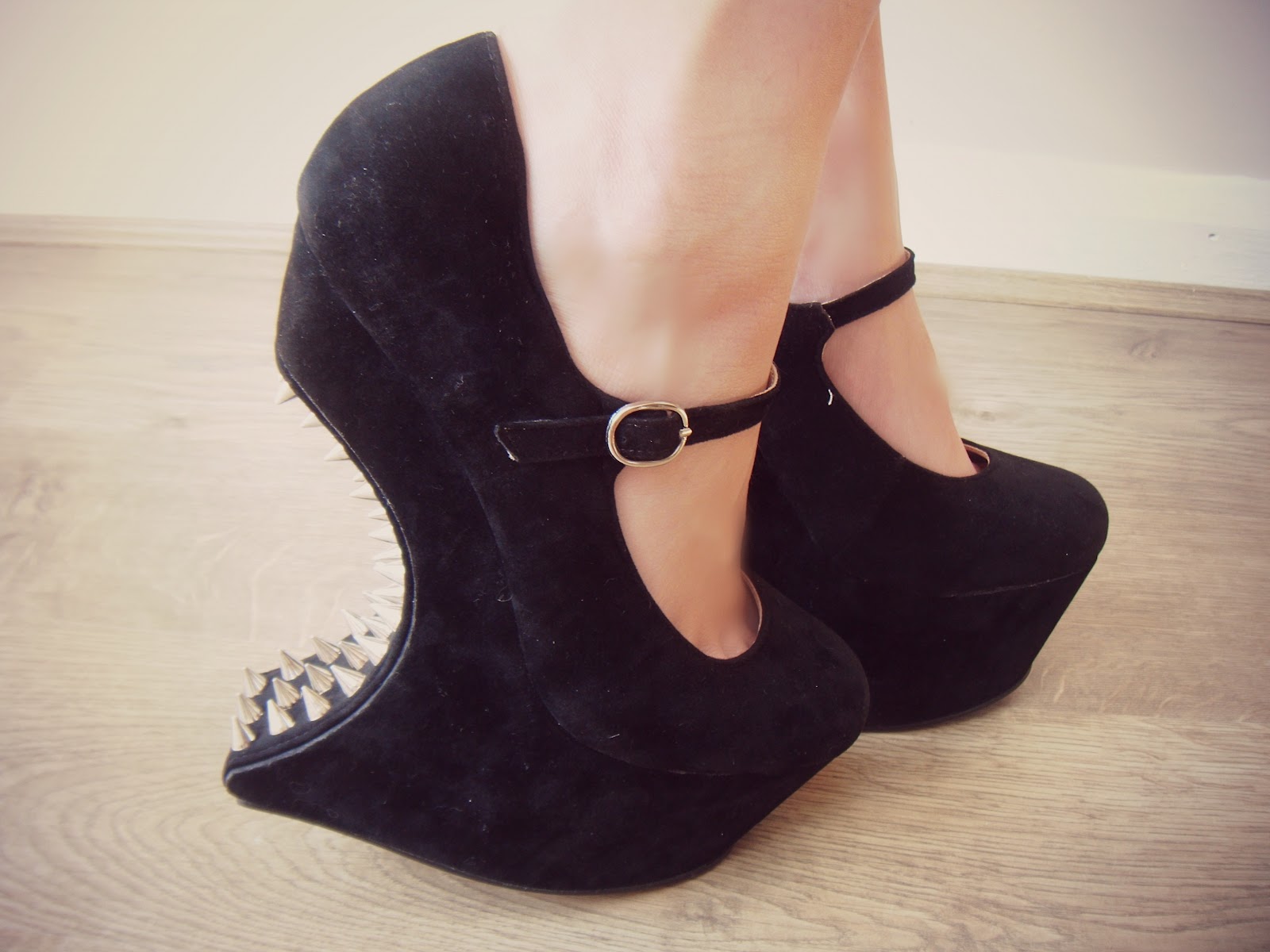 Girl about Dubai: Shoes Galore!