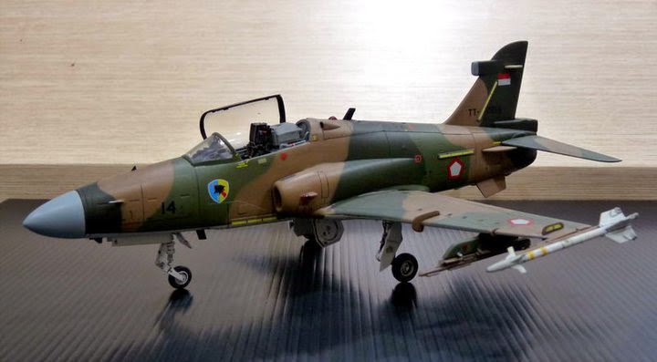 AIRPLANE SCALE MODELKIT: BAe Hawk-200