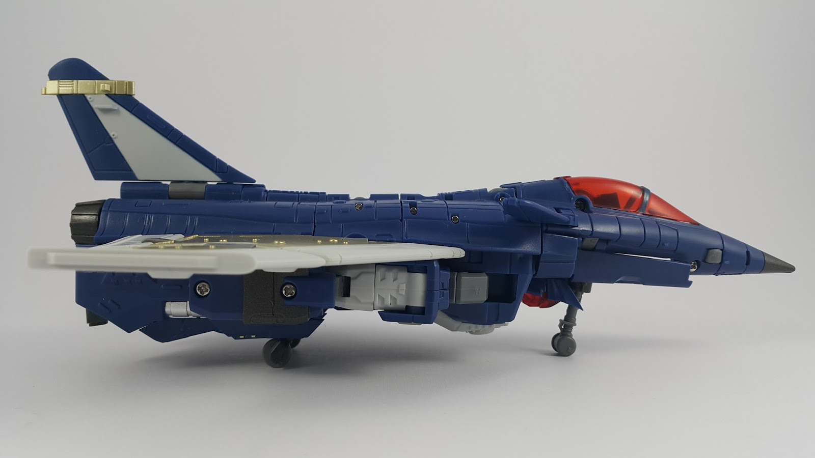 eToys Collection: TFC Hades H-01 Minos Review