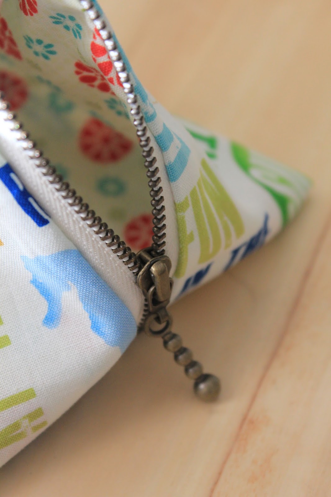 vina snippets: Pyramid Pouch Tutorial