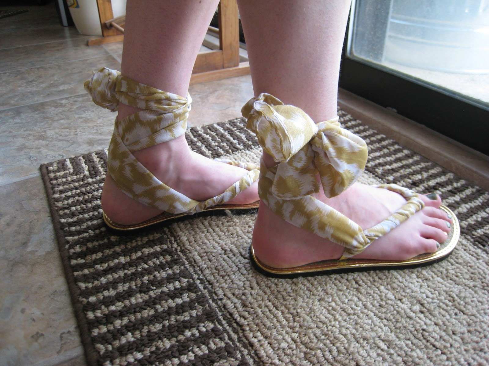 Erica's Fashion & Beauty: DIY Scarf Sandals