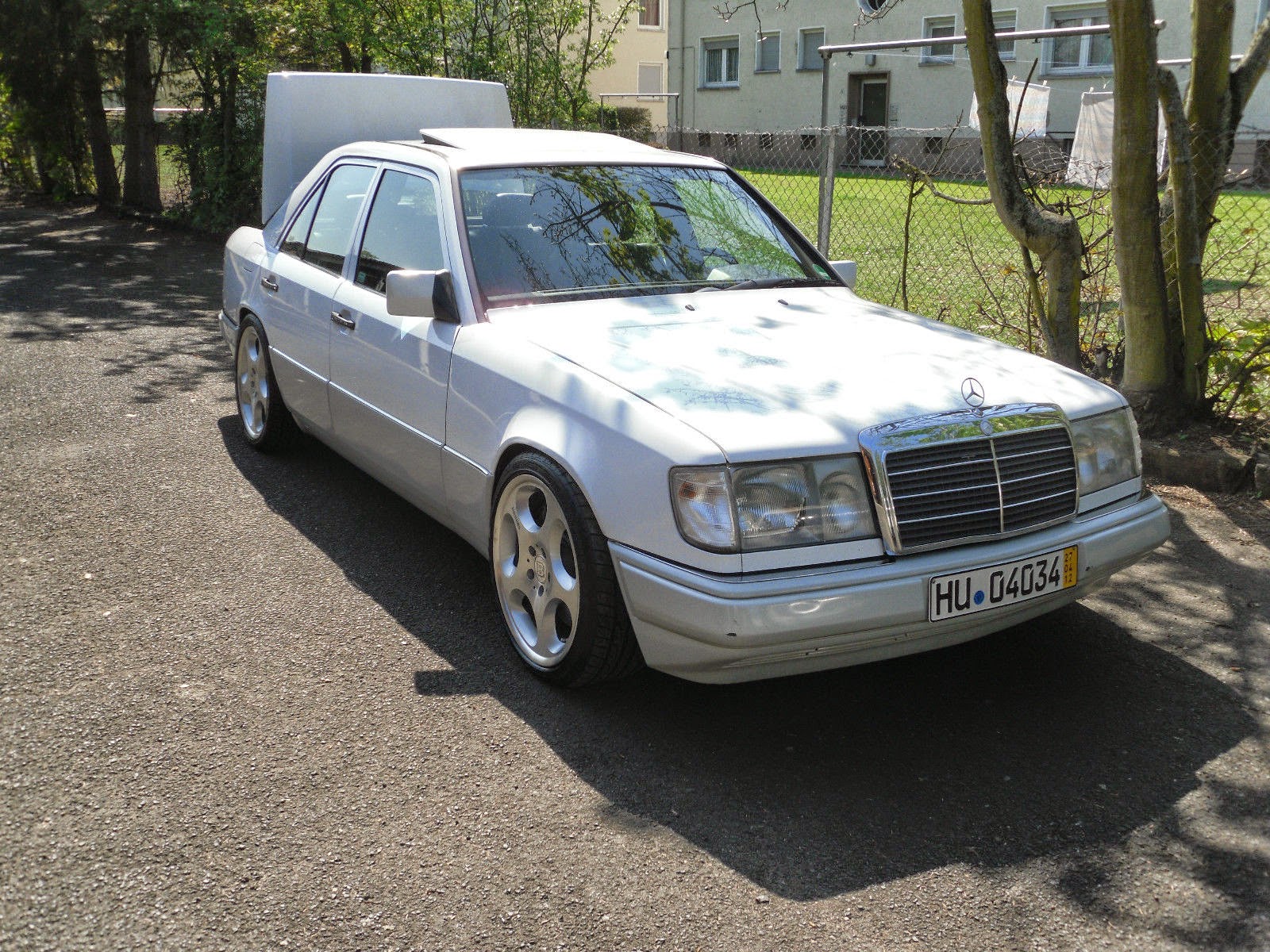 Mercedes-Benz W124 420E 6.0 VÄTH | BENZTUNING