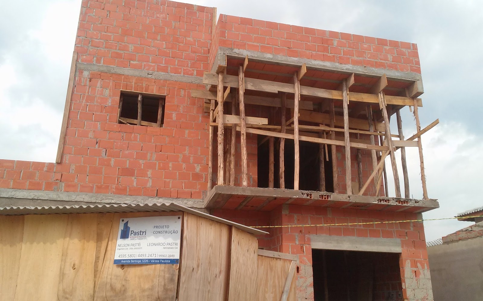 CONSTRUINDO CASAS: Platibanda e telhado