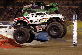 TUNING, CARROS Y MAS.: MONSTER TRUCK