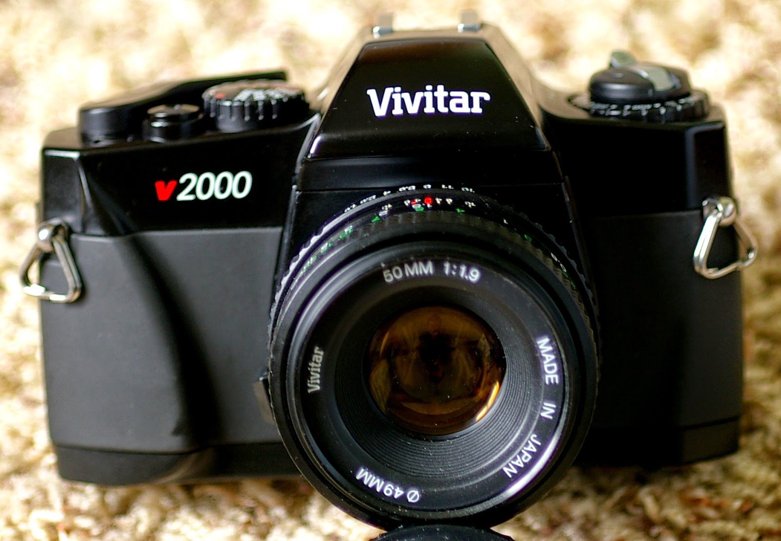 The Chens: The User's Review: Vivitar V2000 35mm Film Camera